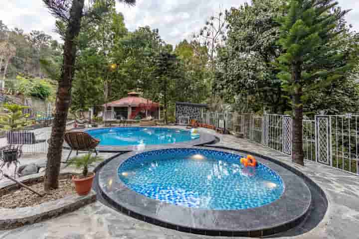 Zephyr Classic Cottage with Pool in Mussoorie